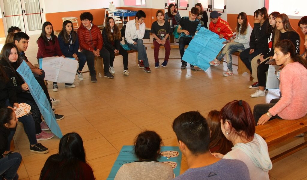 El Calafate: Talleres sobre embarazo no intencional en adolescentes ...